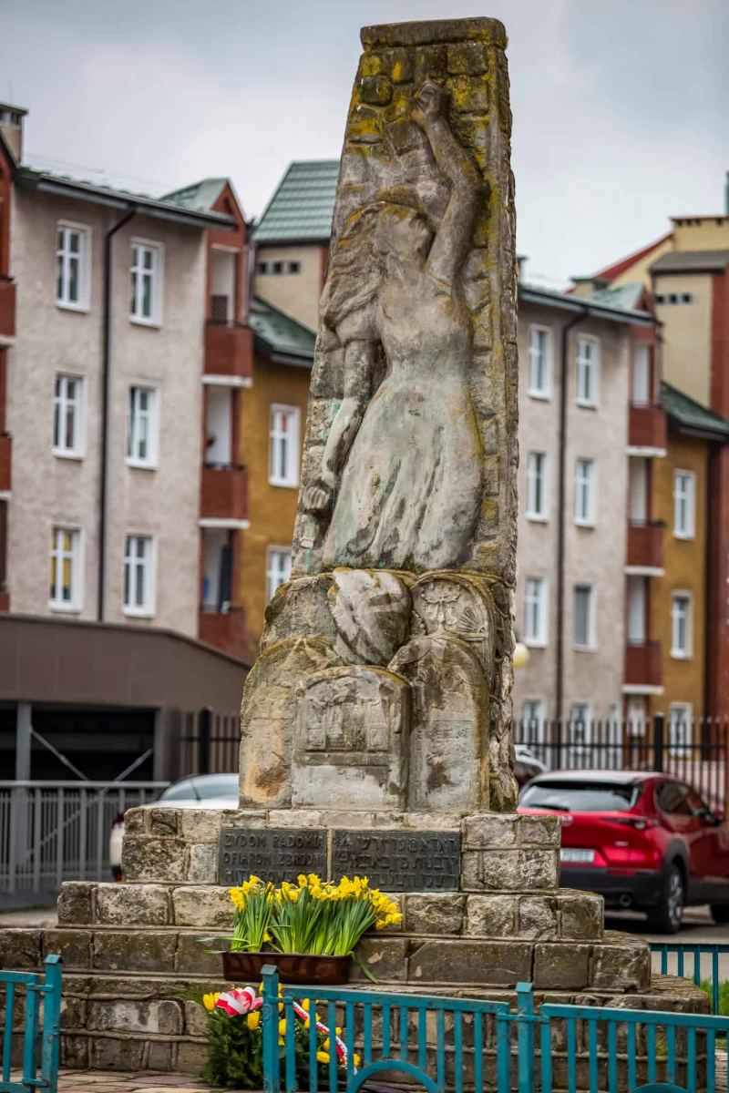 Monuments and benches - Radom